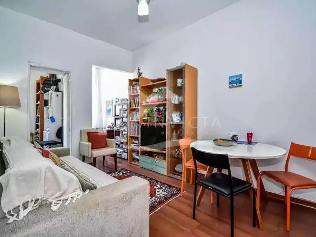 Apartamento para Venda em Rio de Janeiro/RJ Copacabana 2 Quartos