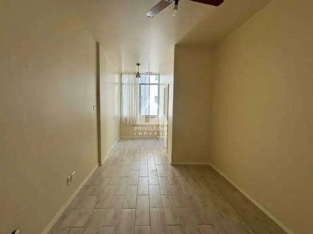 Apartamento para Venda em Rio de Janeiro/RJ Copacabana 2 Quartos