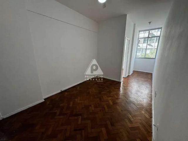 Apartamento para Venda em Rio de Janeiro/RJ Copacabana 2 Quartos