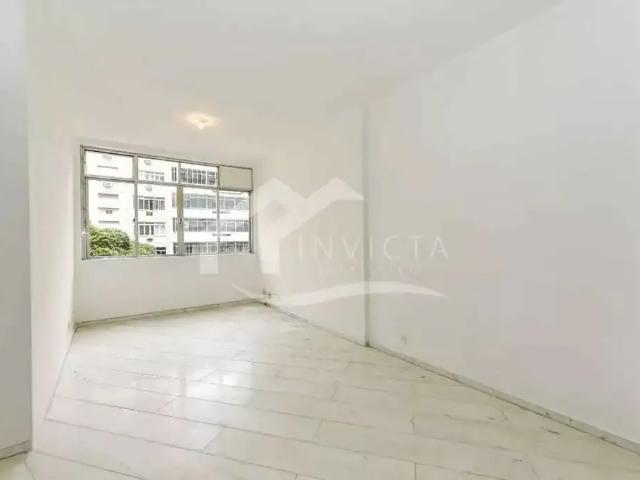 Apartamento para Venda em Rio de Janeiro/RJ Copacabana 2 Quartos