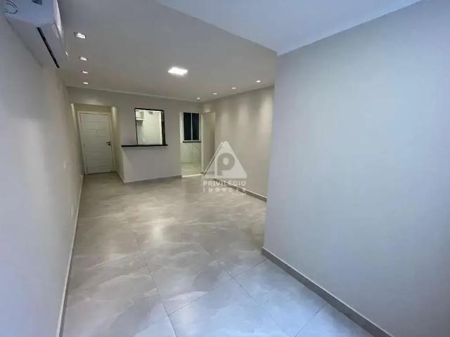 Apartamento para Venda em Rio de Janeiro/RJ Copacabana 2 Quartos