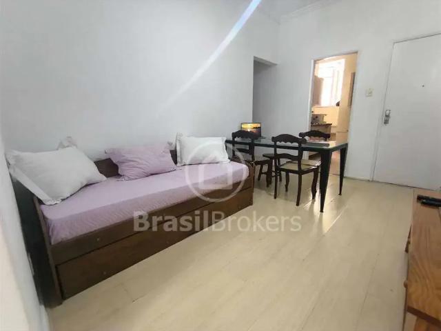 Apartamento para Venda em Rio de Janeiro/RJ Copacabana 2 Quartos