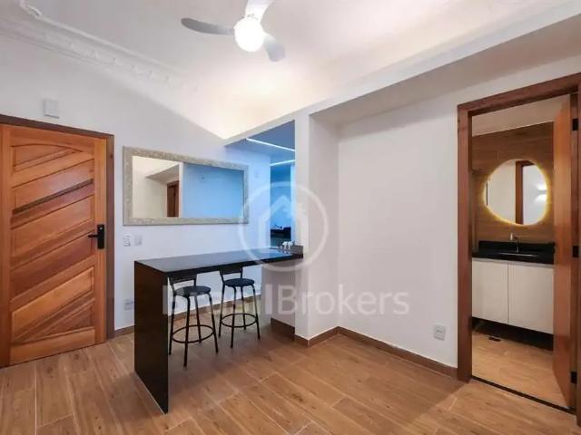 Apartamento para Venda em Rio de Janeiro/RJ Copacabana 2 Quartos