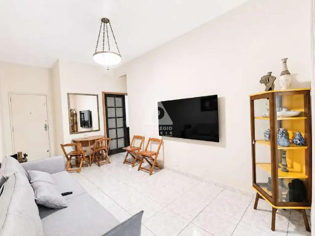 Apartamento para Venda em Rio de Janeiro/RJ Copacabana 2 Quartos
