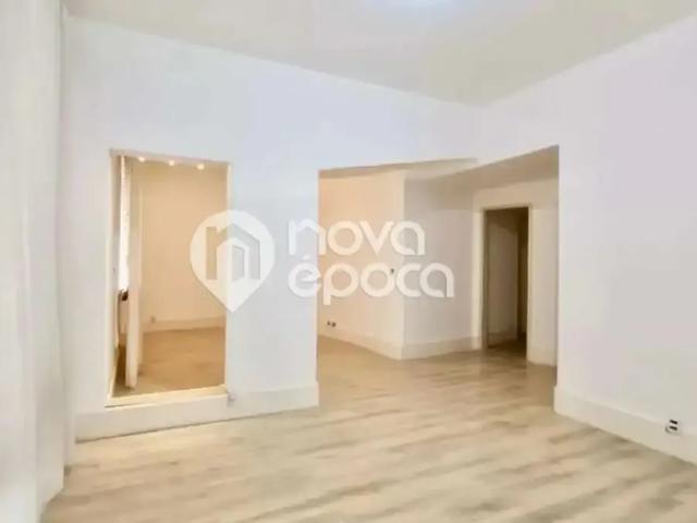 Apartamento para Venda em Rio de Janeiro/RJ Copacabana 2 Quartos