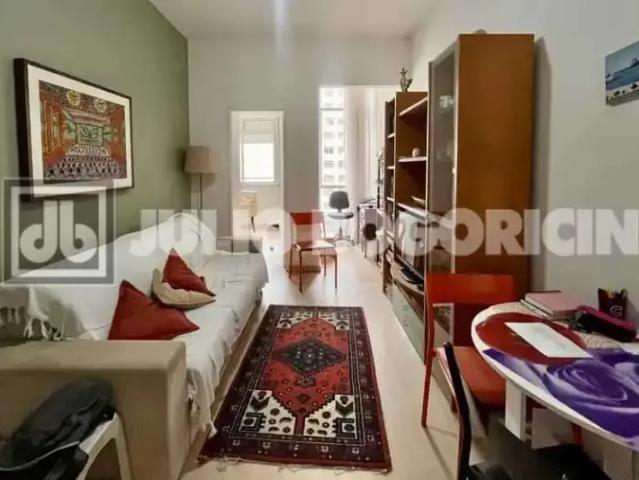 Apartamento para Venda em Rio de Janeiro/RJ Copacabana 2 Quartos