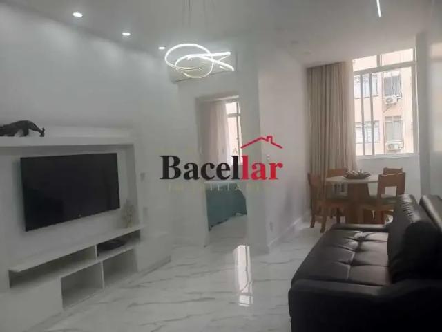 Apartamento para Venda em Rio de Janeiro/RJ Copacabana 2 Quartos