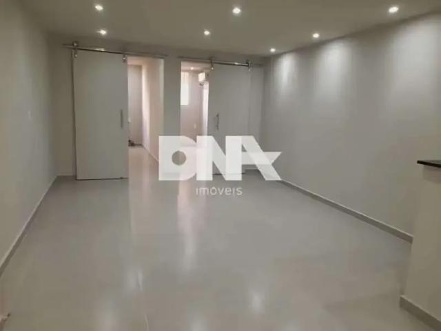 Apartamento para Venda em Rio de Janeiro/RJ Copacabana 2 Quartos