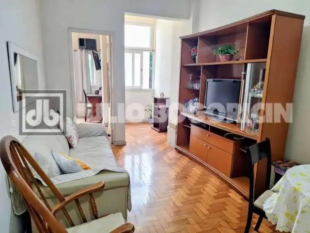 Apartamento para Venda em Rio de Janeiro/RJ Copacabana 2 Quartos