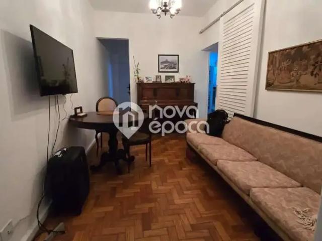 Apartamento para Venda em Rio de Janeiro/RJ Copacabana 2 Quartos