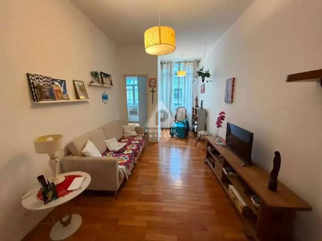 Apartamento para Venda em Rio de Janeiro/RJ Copacabana 2 Quartos