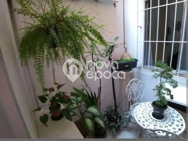Apartamento para Venda em Rio de Janeiro/RJ Copacabana 2 Quartos