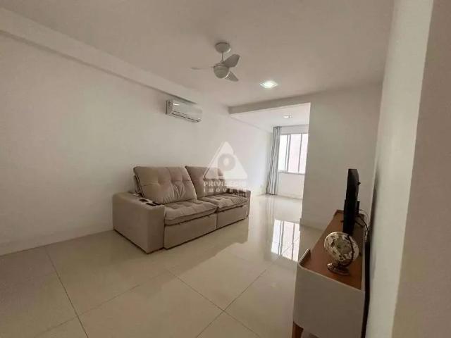 Apartamento para Venda em Rio de Janeiro/RJ Copacabana 2 Quartos