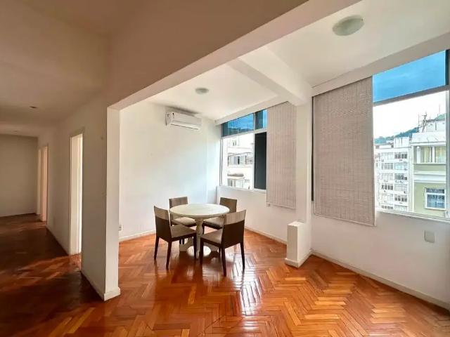 Apartamento para Venda em Rio de Janeiro/RJ Copacabana 2 Quartos