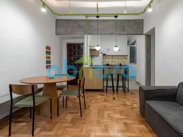 Apartamento para Venda em Rio de Janeiro/RJ Copacabana 2 Quartos