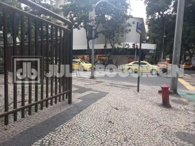 Apartamento para Venda em Rio de Janeiro/RJ Copacabana 2 Quartos