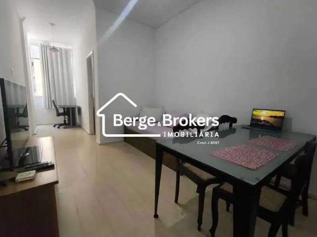 Apartamento para Venda em Rio de Janeiro/RJ Copacabana 2 Quartos