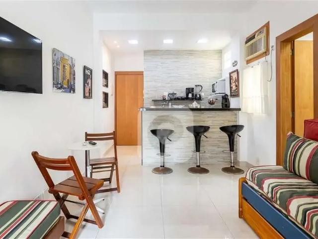 Apartamento para Venda em Rio de Janeiro/RJ Copacabana 2 Quartos