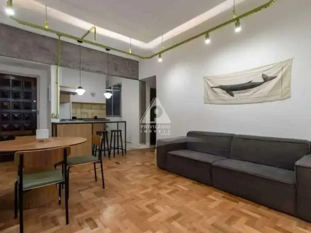 Apartamento para Venda em Rio de Janeiro/RJ Copacabana 2 Quartos