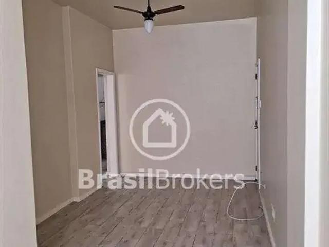 Apartamento para Venda em Rio de Janeiro/RJ Copacabana 2 Quartos