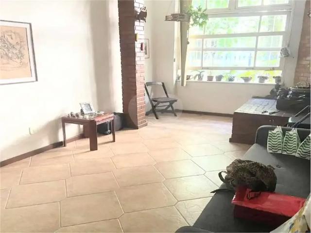 Apartamento para Venda em Rio de Janeiro/RJ Copacabana 2 Quartos