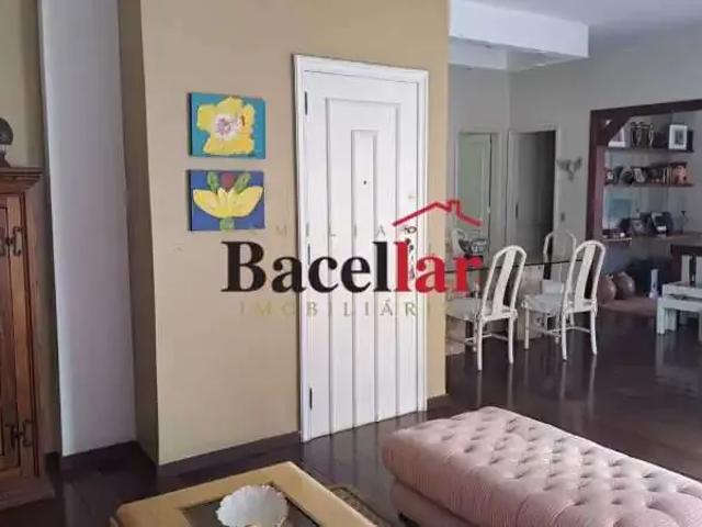 Apartamento para Venda em Rio de Janeiro/RJ Copacabana 3 Quartos