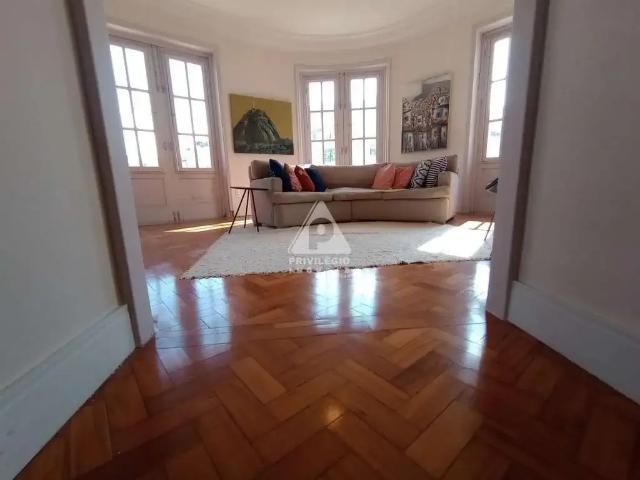 Apartamento para Venda em Rio de Janeiro/RJ Copacabana 3 Quartos