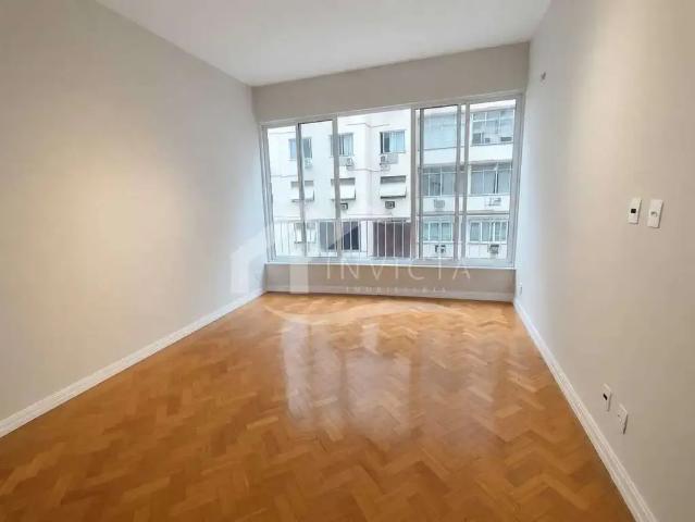 Apartamento para Venda em Rio de Janeiro/RJ Copacabana 3 Quartos