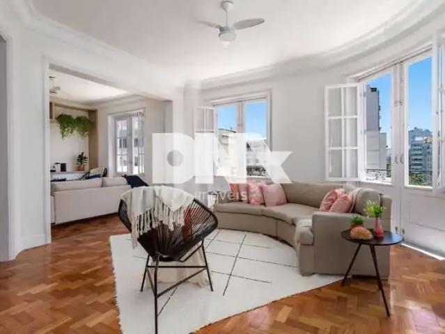 Apartamento para Venda em Rio de Janeiro/RJ Copacabana 3 Quartos