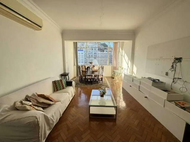 Apartamento para Venda em Rio de Janeiro/RJ Copacabana 3 Quartos