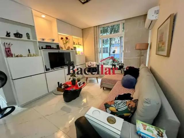 Apartamento para Venda em Rio de Janeiro/RJ Copacabana 3 Quartos