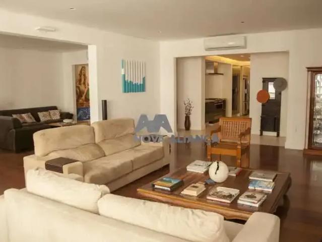 Apartamento para Venda em Rio de Janeiro/RJ Copacabana 3 Quartos
