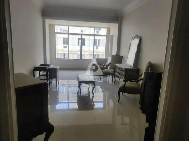 Apartamento para Venda em Rio de Janeiro/RJ Copacabana 3 Quartos