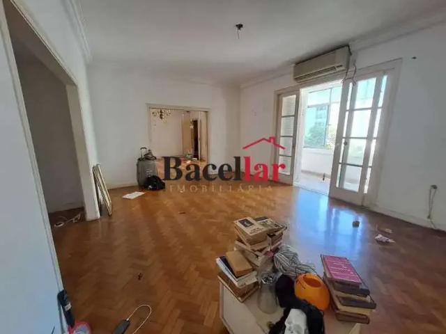 Apartamento para Venda em Rio de Janeiro/RJ Copacabana 3 Quartos
