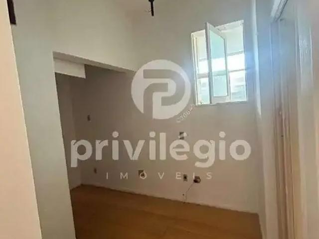 Apartamento para Venda em Rio de Janeiro/RJ Copacabana 3 Quartos