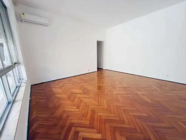 Apartamento para Venda em Rio de Janeiro/RJ Copacabana 3 Quartos