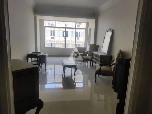 Apartamento para Venda em Rio de Janeiro/RJ Copacabana 3 Quartos