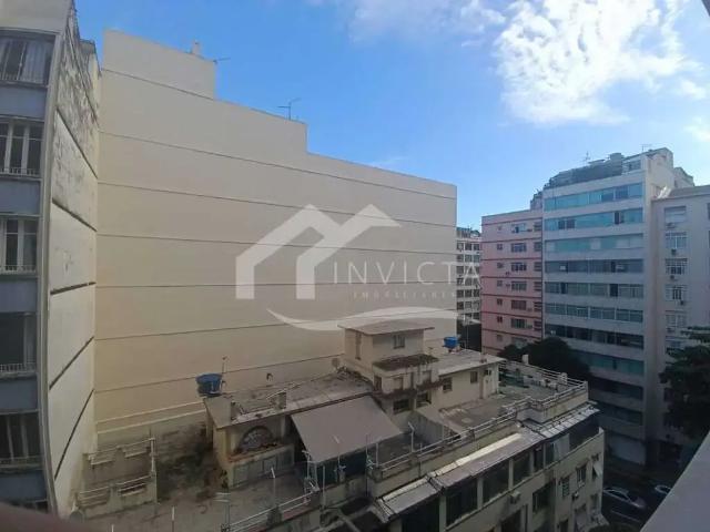 Apartamento para Venda em Rio de Janeiro/RJ Copacabana 3 Quartos