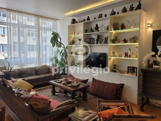Apartamento para Venda em Rio de Janeiro/RJ Copacabana 3 Quartos
