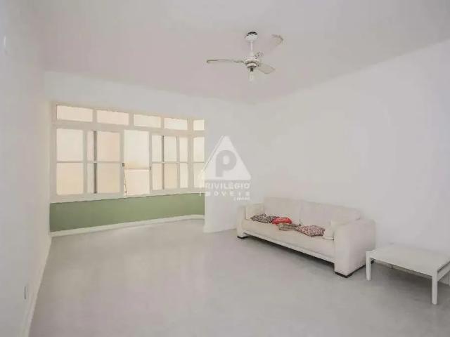 Apartamento para Venda em Rio de Janeiro/RJ Copacabana 3 Quartos