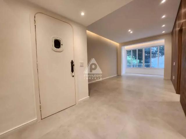 Apartamento para Venda em Rio de Janeiro/RJ Copacabana 3 Quartos
