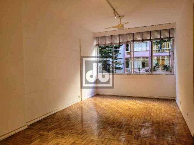 Apartamento para Venda em Rio de Janeiro/RJ Copacabana 3 Quartos
