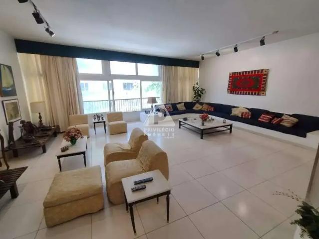 Apartamento para Venda em Rio de Janeiro/RJ Copacabana 3 Quartos