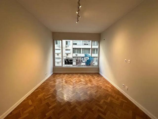 Apartamento para Venda em Rio de Janeiro/RJ Copacabana 3 Quartos