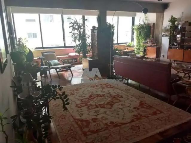 Apartamento para Venda em Rio de Janeiro/RJ Copacabana 3 Quartos