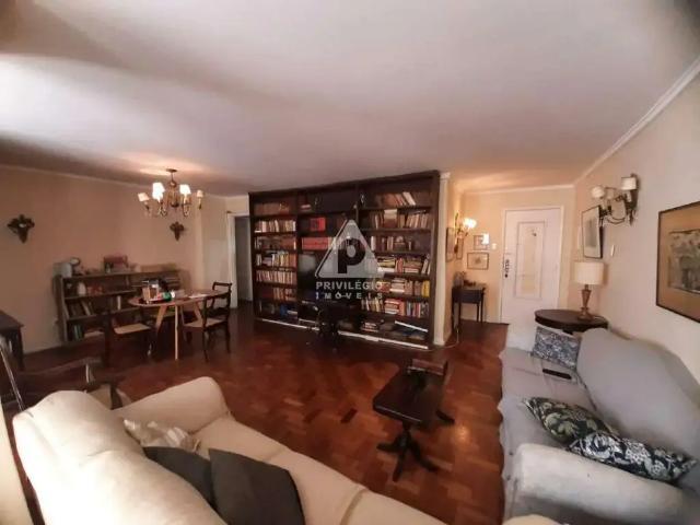 Apartamento para Venda em Rio de Janeiro/RJ Copacabana 3 Quartos