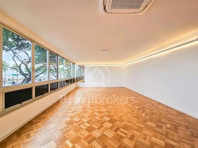 Apartamento para Venda em Rio de Janeiro/RJ Copacabana 3 Quartos