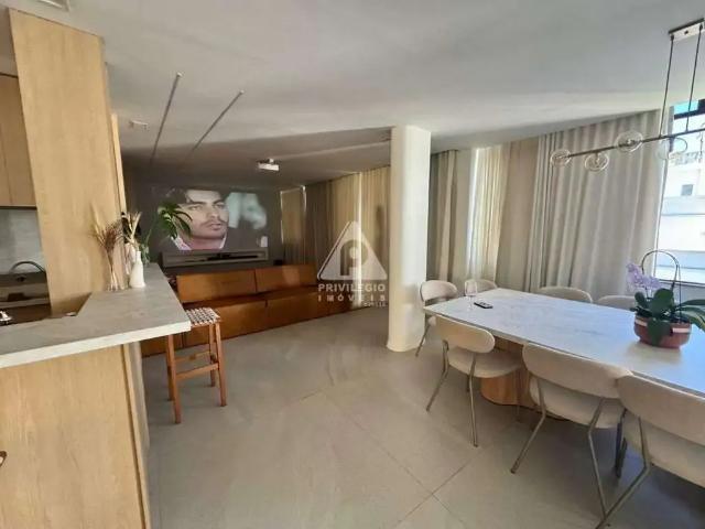 Apartamento para Venda em Rio de Janeiro/RJ Copacabana 3 Quartos