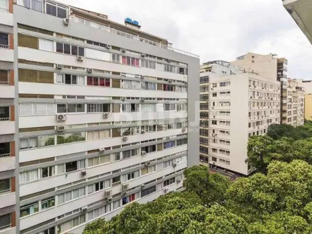 Apartamento para Venda em Rio de Janeiro/RJ Copacabana 3 Quartos