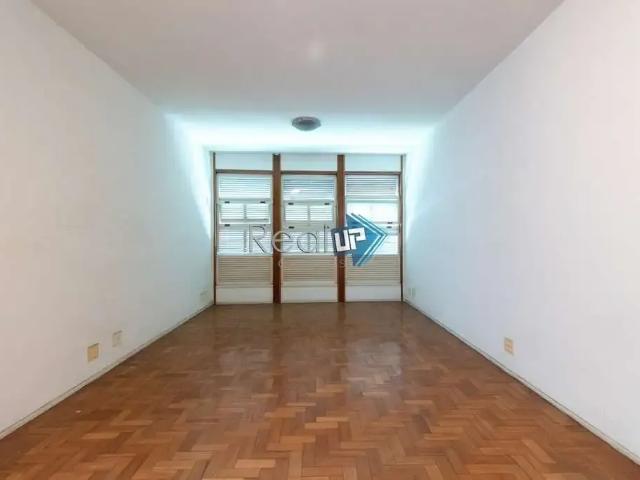 Apartamento para Venda em Rio de Janeiro/RJ Copacabana 3 Quartos